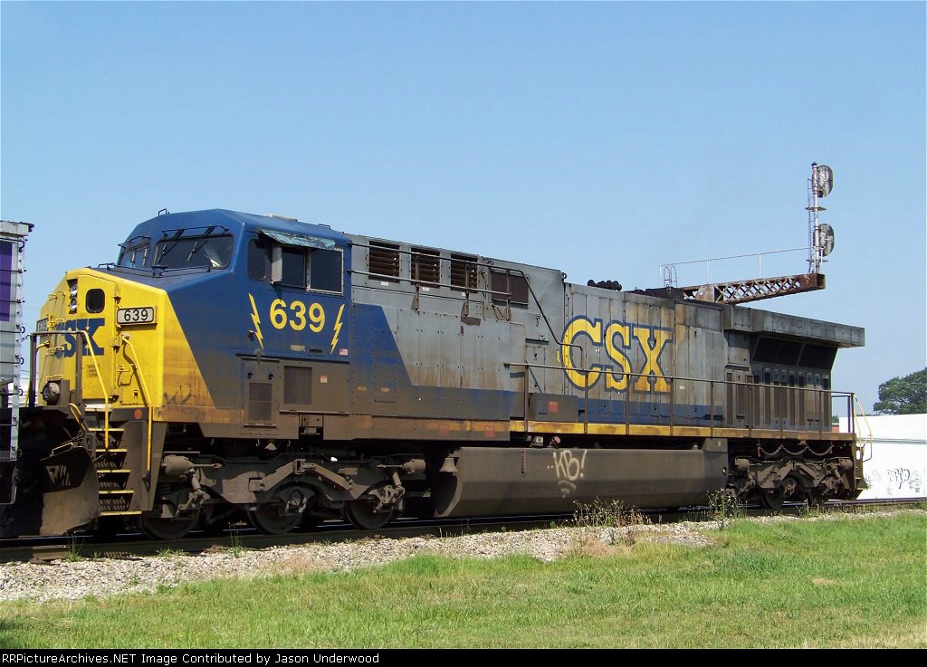 CSX 639 on Y101